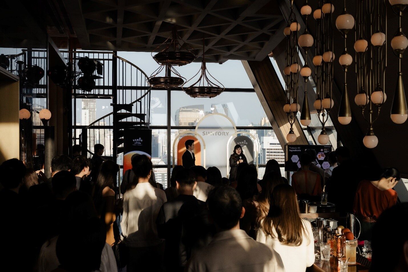 เปิดตัวแบรนด์แอมบาสเดอร์ SUNTORY Vitoas Varon