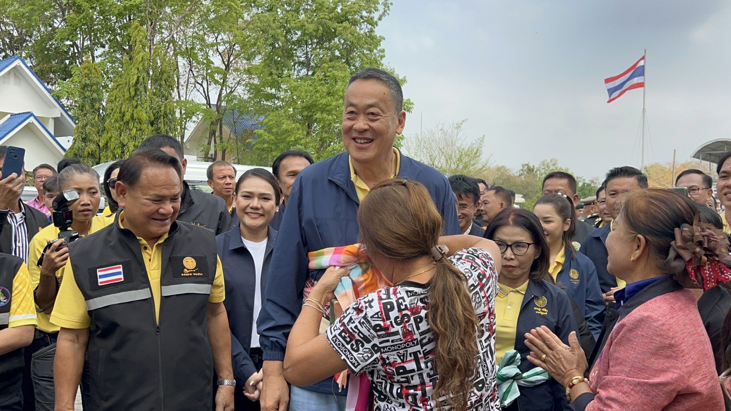 เศรษฐา ถึงร้อยเอ็ด ลุยงานทันที ดีใจชาวบ้าน ต้อนรับอบอุ่น ลั่น ปลายปี'67 จะมาอีก