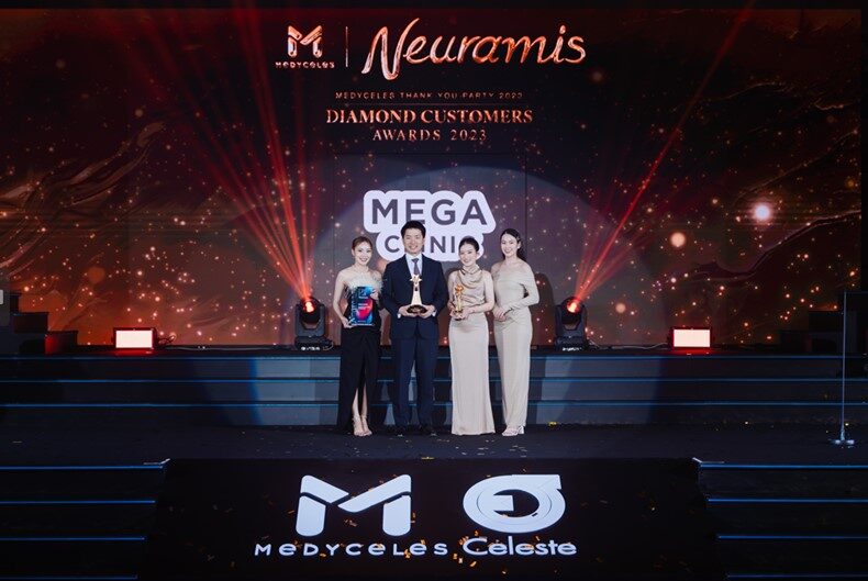 ‘MEGA CLINIC’ คลินิกปรับรูปหน้า ยืนหนึ่ง!!!