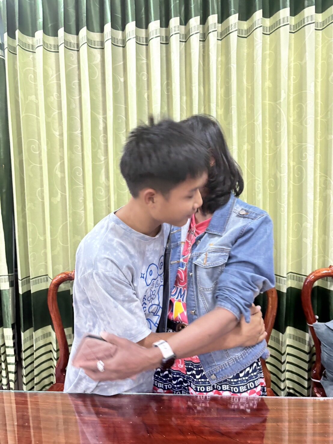 กก.เวทีไอดอลดัง หอบกระเช้าขอโทษ รับพูดไม่เหมาะสมกับ 'เด็ก LGBTQ' จะระมัดระวัง ไม่ให้เกิดขึ้นอีก