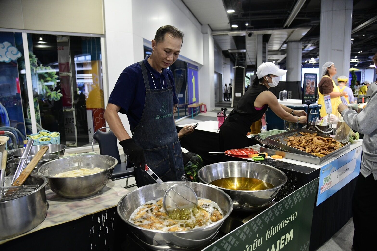 ชัชชาติ ตัดผมหล่อเฟี้ยว ชวนเที่ยวงาน BKK Soft Power Pathumwan Market ถึง 29 ก.ย.นี้