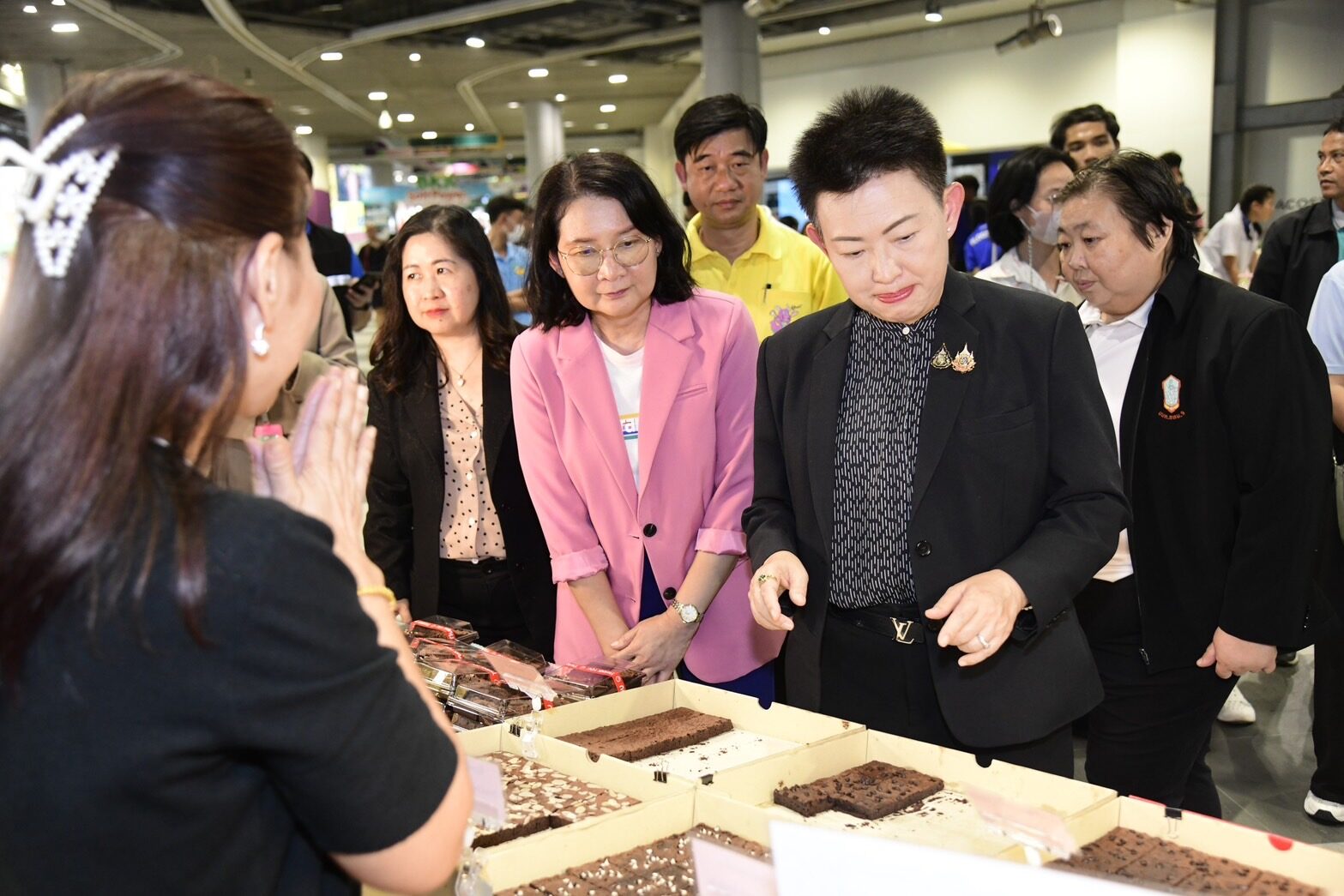 ชัชชาติ ตัดผมหล่อเฟี้ยว ชวนเที่ยวงาน BKK Soft Power Pathumwan Market ถึง 29 ก.ย.นี้