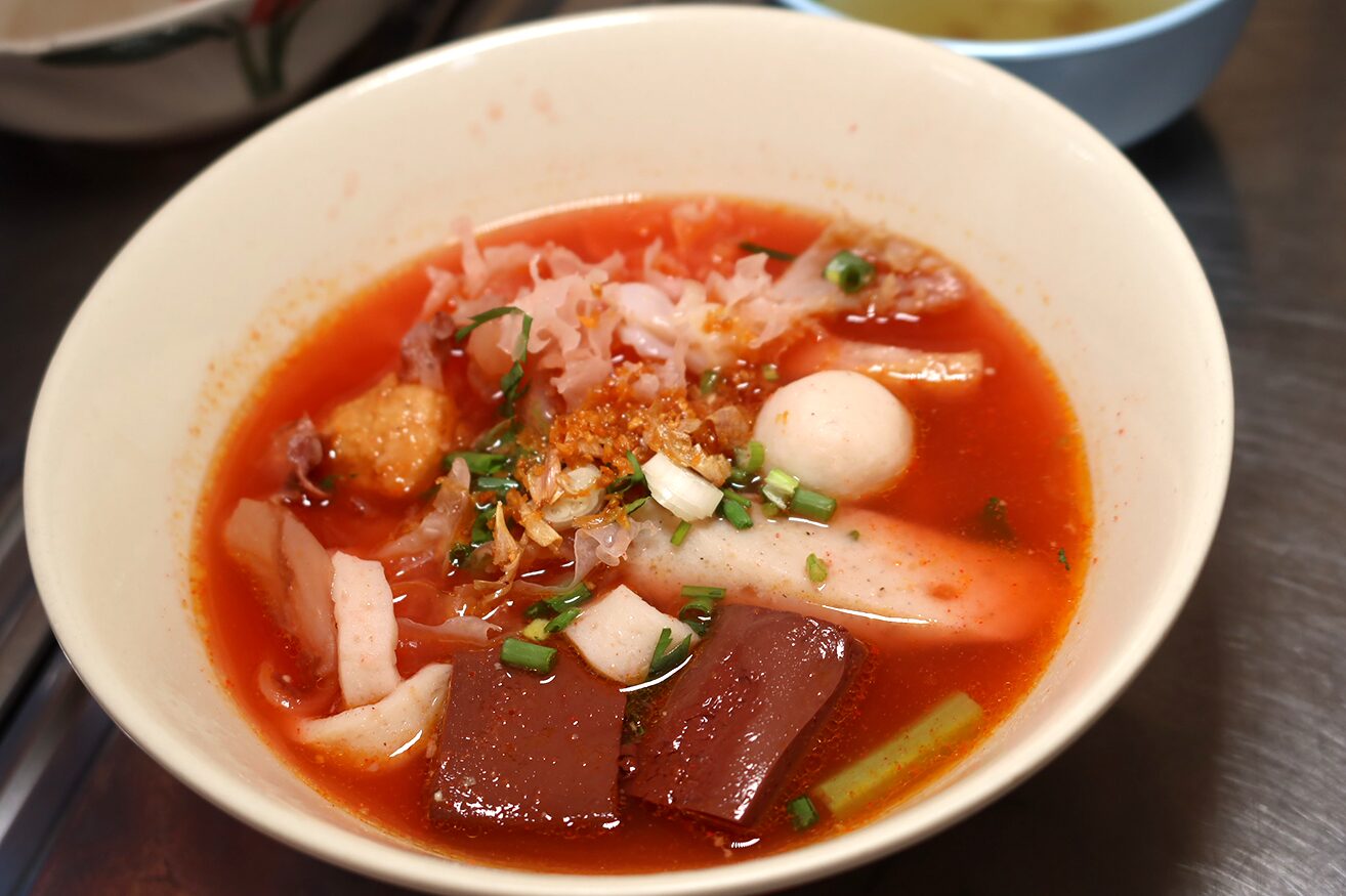 ป้านุ้ย ก๋วยเตี๋ยวหมูต้มยำ อร่อยไม่ต้องปรุง เครื่องในสดๆ ต้มเล้งแซ่บๆ