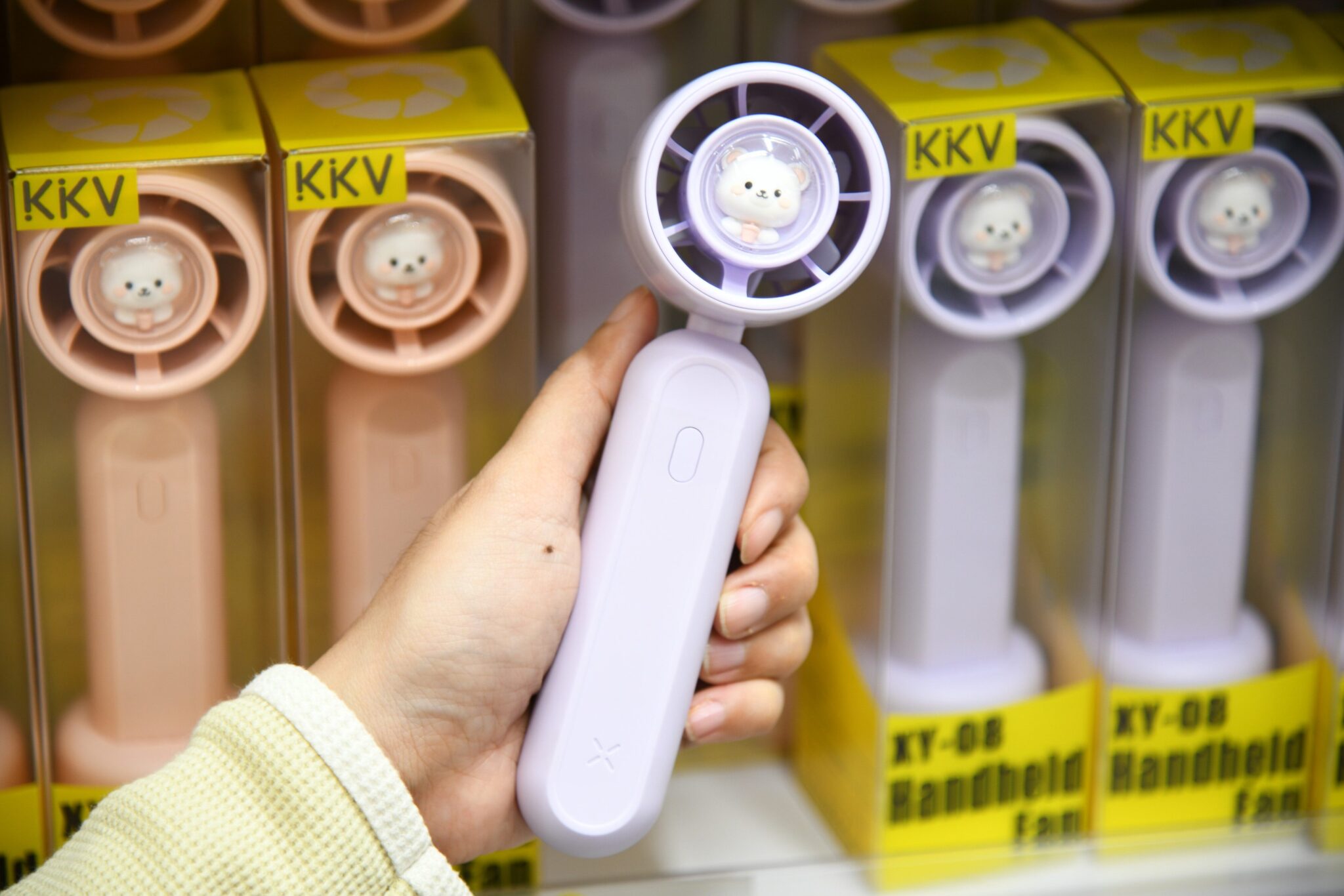 ส่องอาณาจักร KKV Flagship Store แหล่งช้อปใหม่ ที่มีบะหมี่กึ่งสำเร็จรูป ...