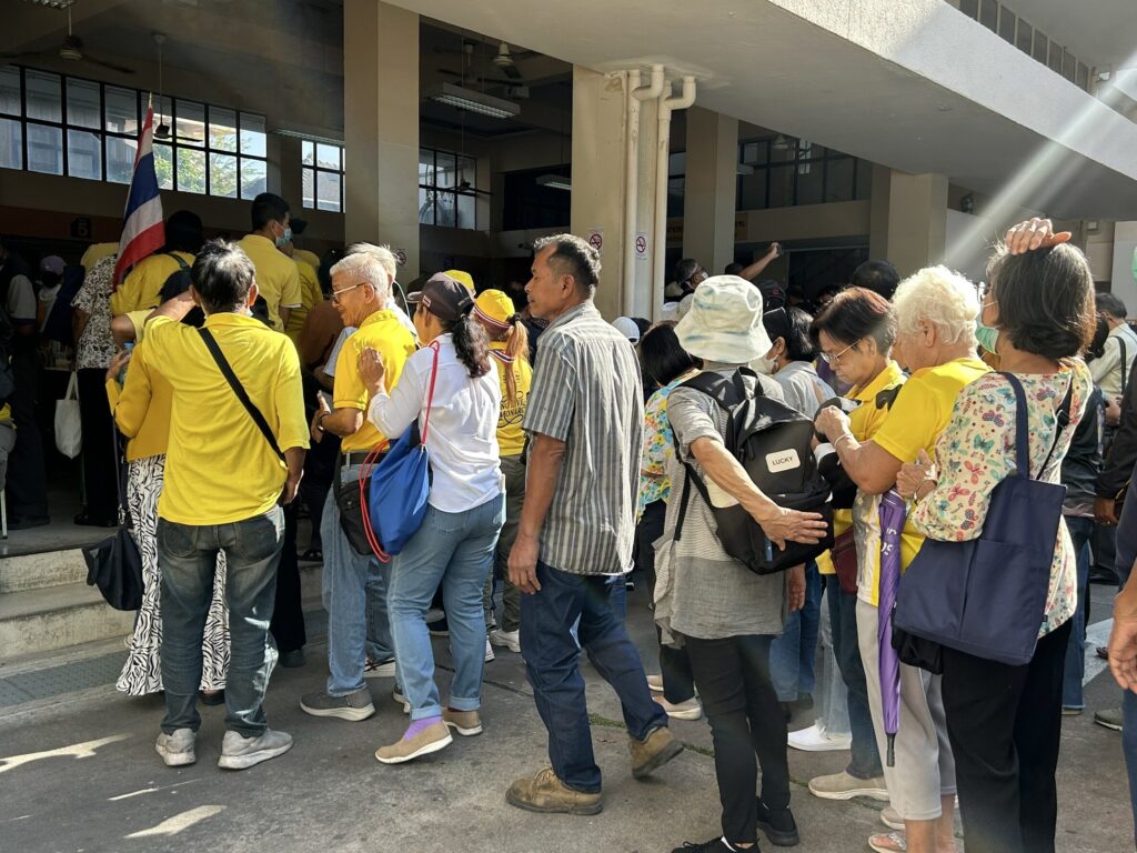 สนธิ นำมวลชน ร้อง นายกฯ ยกเลิก MOU44 พร้อมทวงถามใน 15 วัน อุบรวมพลลงถนน ลั่น ออกมาสู้ก็ต้องชนะ