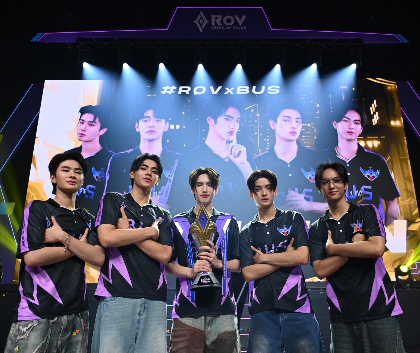 BUS ปะทะ PROXIE ดวล RoV สุดมัน ก่อนคว้าชัย RoV T-POP MVP Show Match