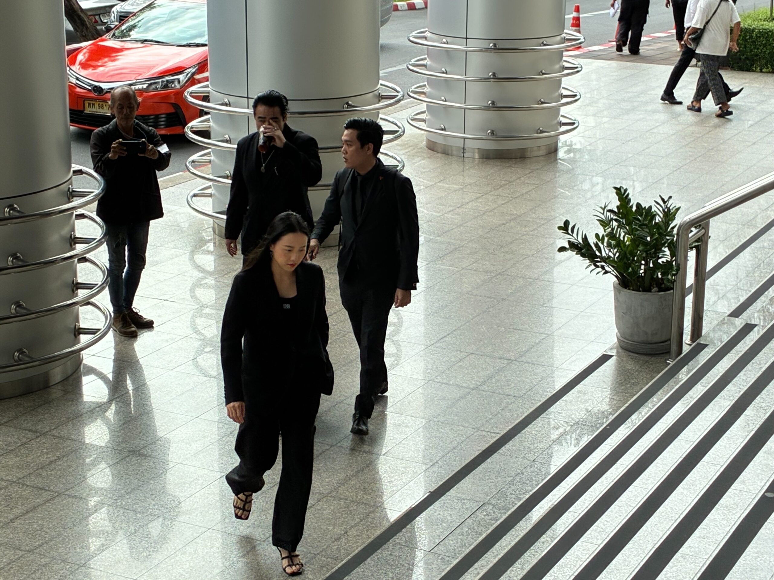 รักชนก-สหัสวัต ขึ้นศาล ตรวจหลักฐานคดี 'สุชาติ' ฟ้องหมิ่น ปมตึก skyy9 สืบพยานนัดแรก 17 พ.ย.69